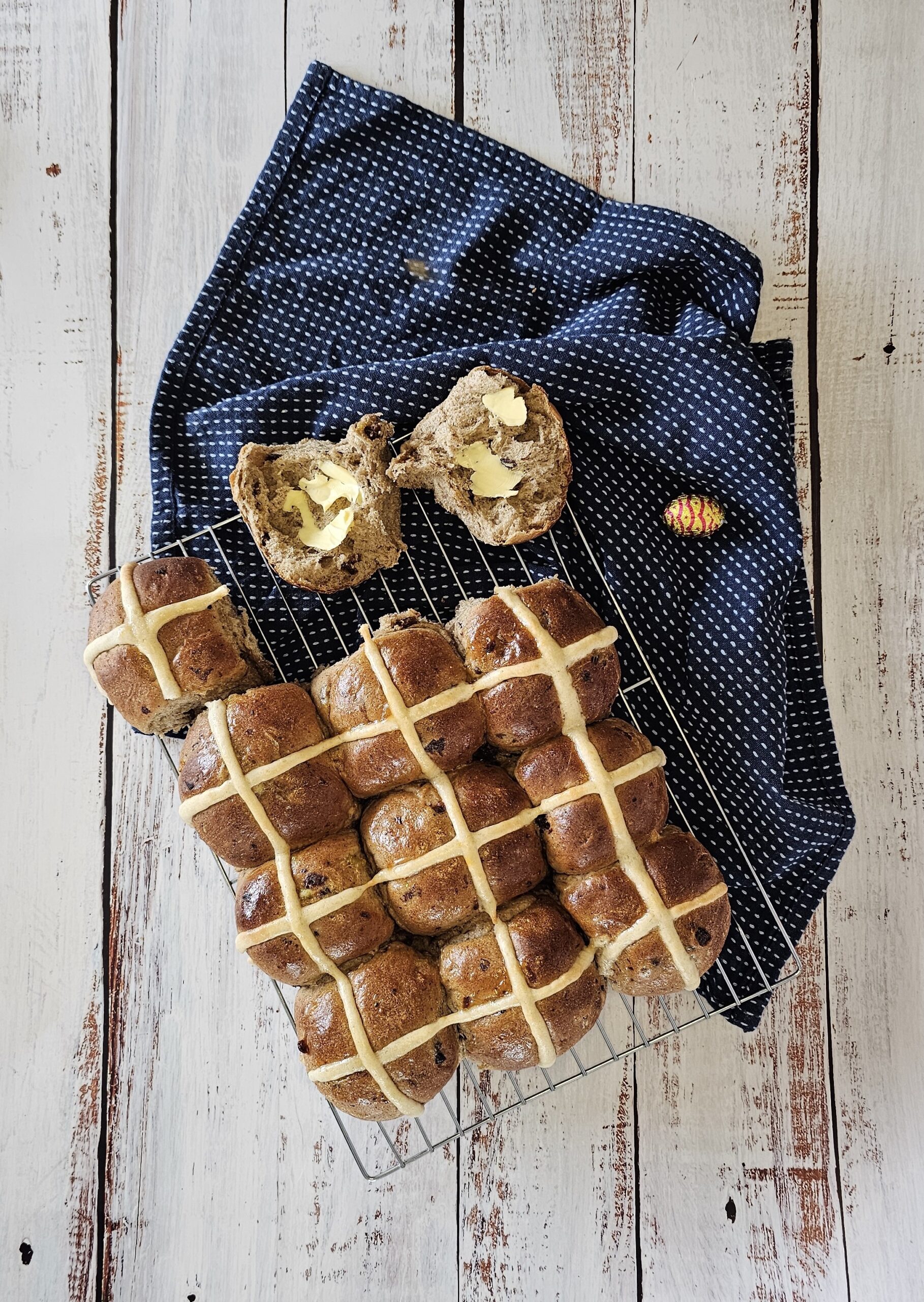 A Simple Hot Cross Bun Recipe (in the bread maker) – What's for Smoko